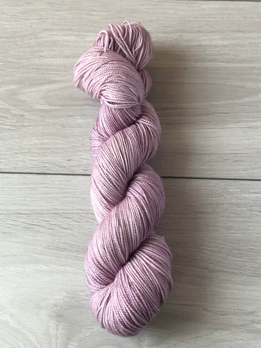 Lambagras – mal. handlitað garn